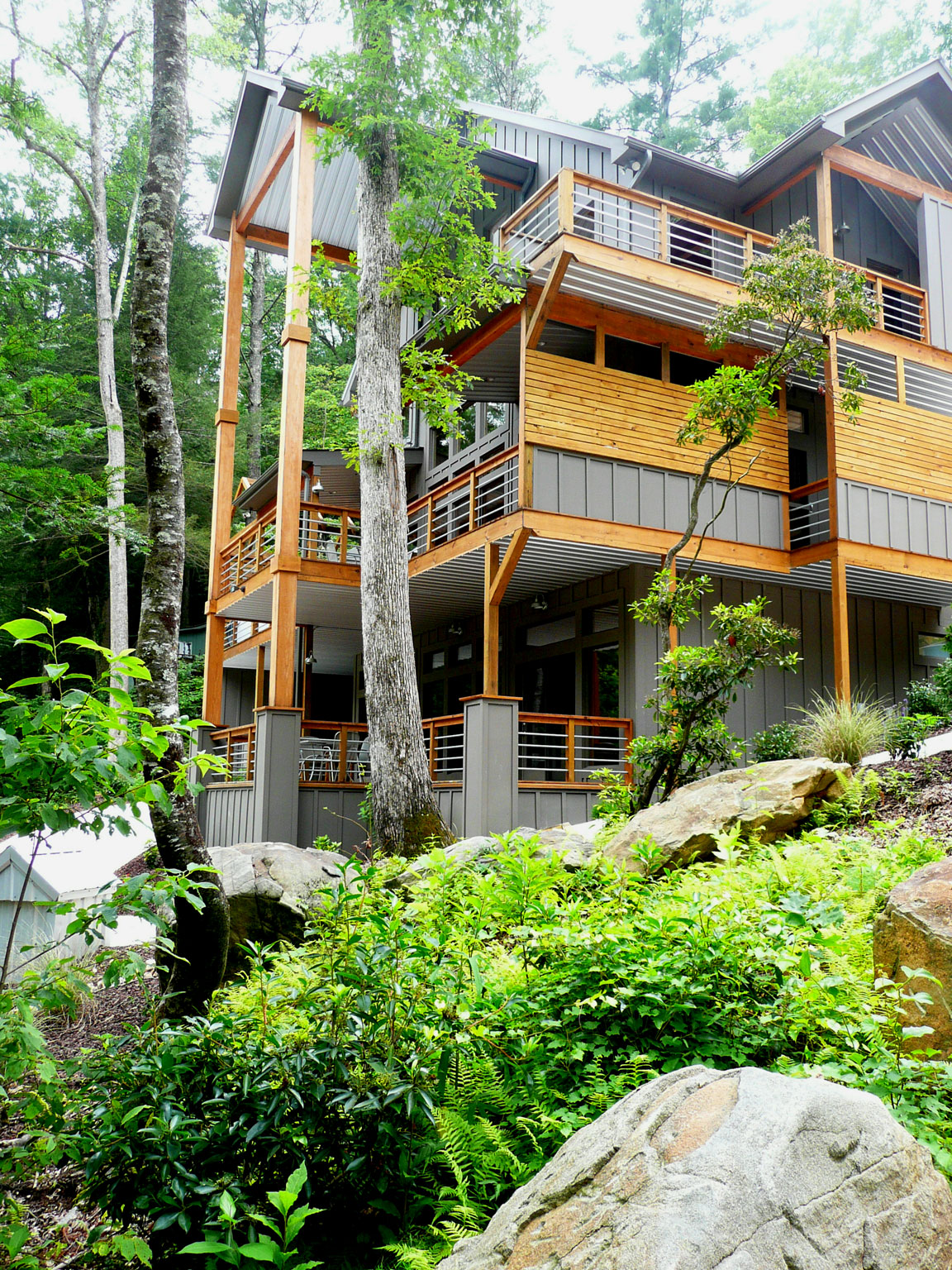 Photos - Exterior and Hot tub
