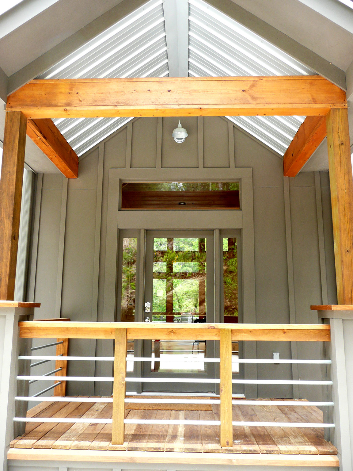 Photos - Exterior and Hot tub